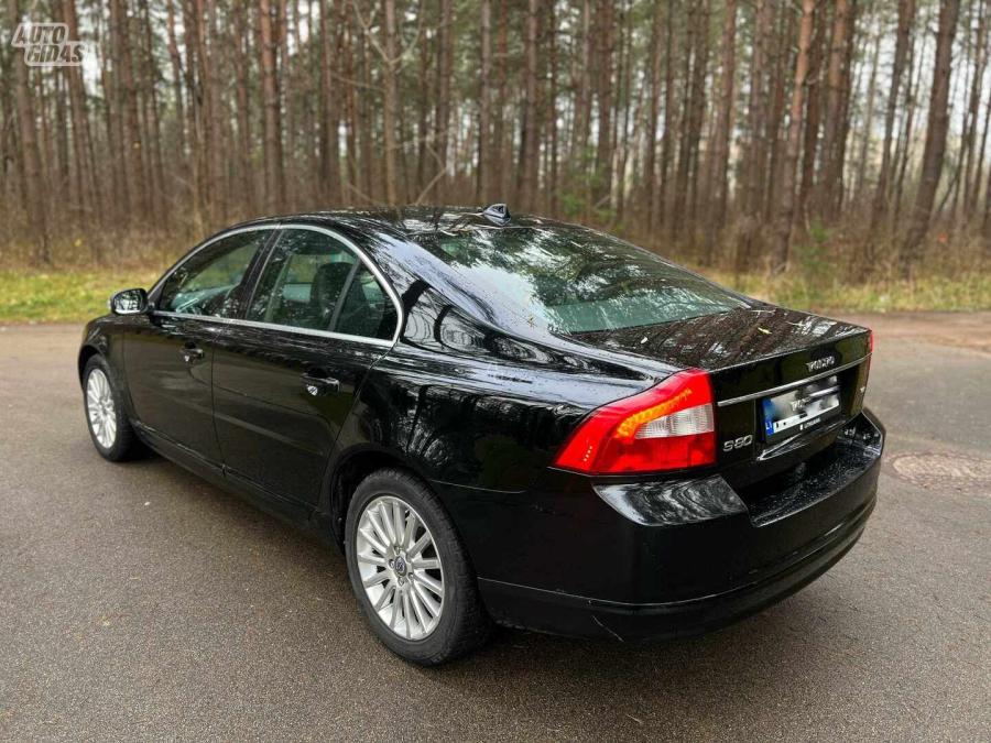 Black Volvo S80 2008 in Vilnius, with an engine capacity of 3.20 L and mileage of 300 thousand km for 2499 €, photo 6 on AUTOMOTO.COM.LV