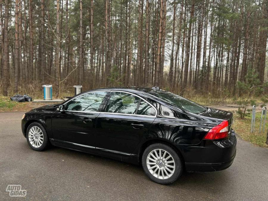 Black Volvo S80 2008 in Vilnius, with an engine capacity of 3.20 L and mileage of 300 thousand km for 2499 €, photo 7 on AUTOMOTO.COM.LV
