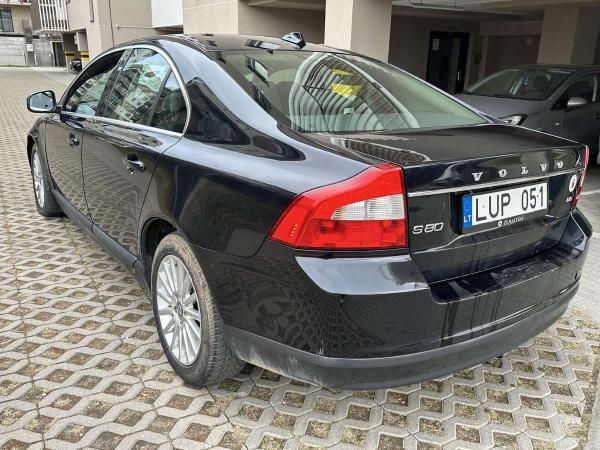 Black Volvo S80 2008 in Vilnius, with an engine capacity of 2.40 L and mileage of 400 thousand km for 1850 €, photo 5 on AUTOMOTO.COM.LV