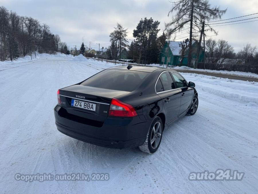 Melns Volvo S80 2008 Rakvere, ar dzinēja tilpumu 2.40 L un nobraukumu 352 tūkst. km par 5200 €, foto 3 vietnē AUTOMOTO.COM.LV