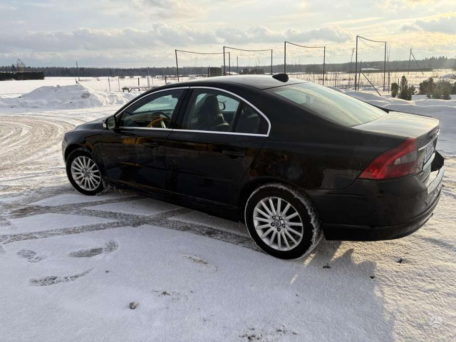 Melns Volvo S80 2008 Širvintos, ar dzinēja tilpumu 2.40 L un nobraukumu 438 tūkst. km par 2850 €, foto 4 vietnē AUTOMOTO.COM.LV