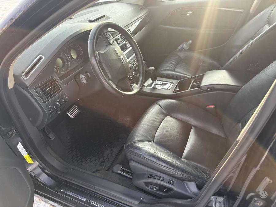 Melns Volvo S80 2008 Širvintos, ar dzinēja tilpumu 2.40 L un nobraukumu 438 tūkst. km par 2850 €, foto 6 vietnē AUTOMOTO.COM.LV