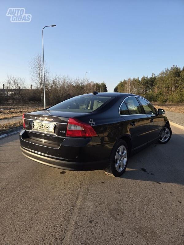 Black Volvo S80 2008 in Varena, with an engine capacity of 2.40 L and mileage of 359 thousand km for 3400 €, photo 2 on AUTOMOTO.COM.LV