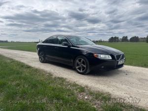 Black Volvo S80 2008 in Rakvere, with an engine capacity of 2.40 L and mileage of 354 thousand km for 4399 €, photo 4 on AUTOMOTO.COM.LV
