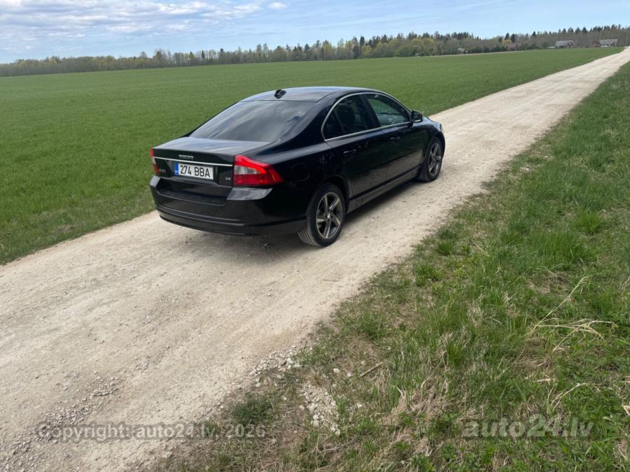 Black Volvo S80 2008 in Rakvere, with an engine capacity of 2.40 L and mileage of 354 thousand km for 4399 €, photo 5 on AUTOMOTO.COM.LV