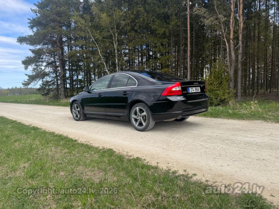 Black Volvo S80 2008 in Rakvere, with an engine capacity of 2.40 L and mileage of 354 thousand km for 4399 €, photo 6 on AUTOMOTO.COM.LV