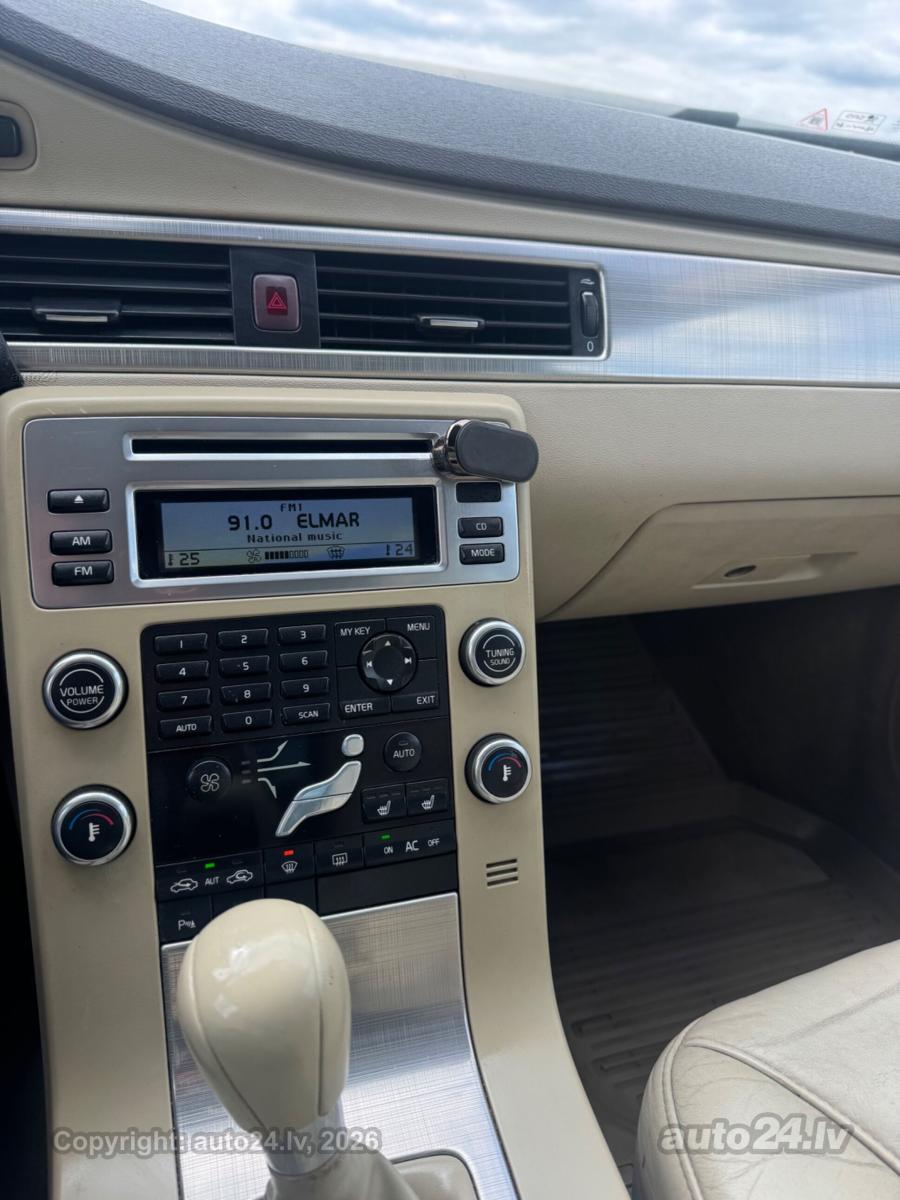 Black Volvo S80 2008 in Rakvere, with an engine capacity of 2.40 L and mileage of 354 thousand km for 4399 €, photo 8 on AUTOMOTO.COM.LV
