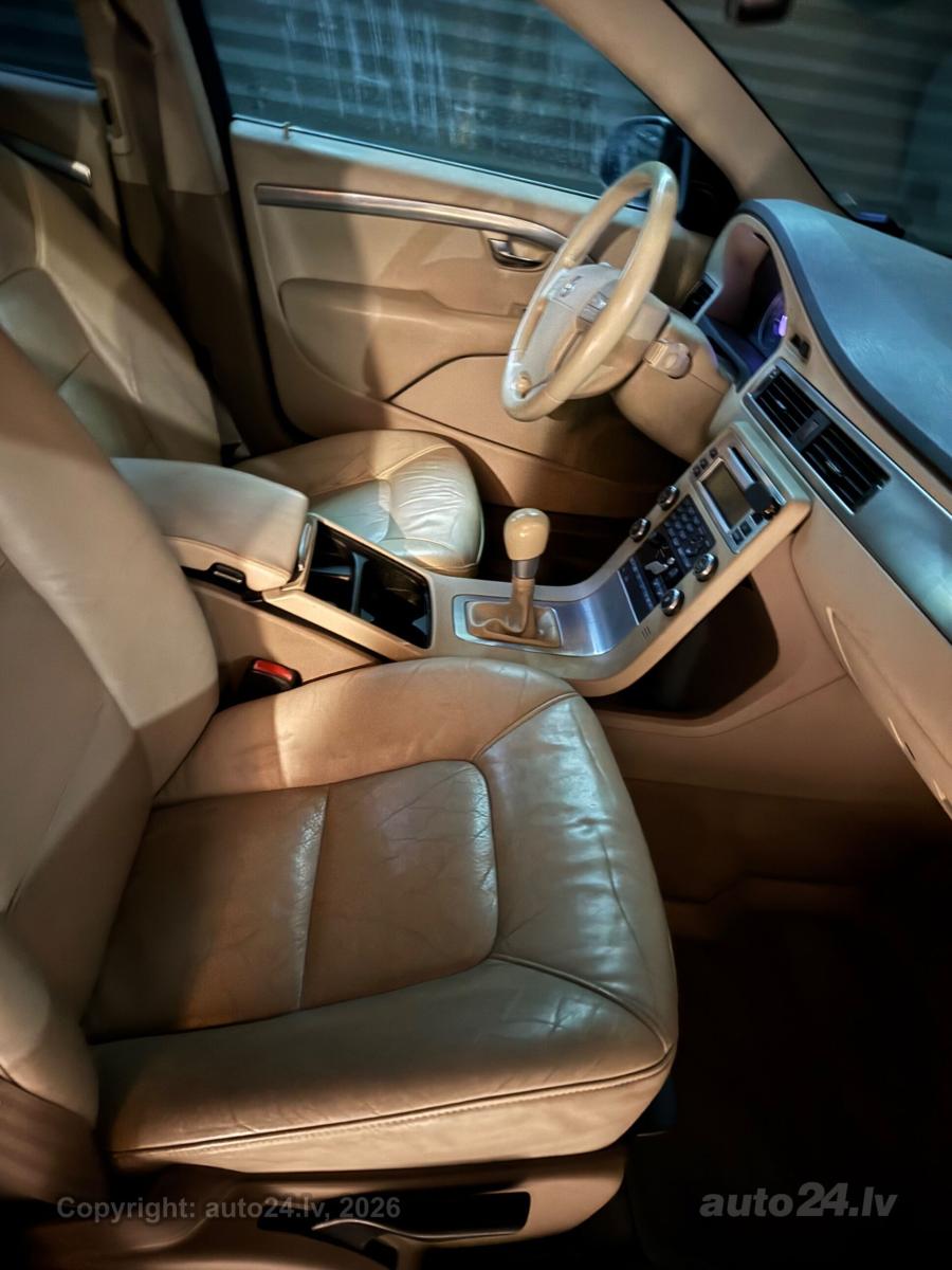 Black Volvo S80 2008 in Rakvere, with an engine capacity of 2.40 L and mileage of 354 thousand km for 4399 €, photo 19 on AUTOMOTO.COM.LV
