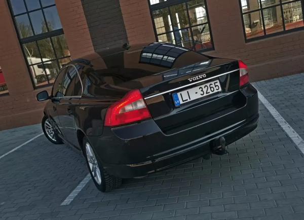 Melns Volvo S80 2008 Rīga, ar dzinēja tilpumu 2.40 L un nobraukumu 299 tūkst. km par 5490 €, foto 2 vietnē AUTOMOTO.COM.LV