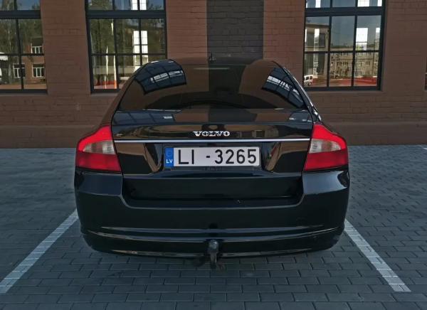 Melns Volvo S80 2008 Rīga, ar dzinēja tilpumu 2.40 L un nobraukumu 299 tūkst. km par 5490 €, foto 4 vietnē AUTOMOTO.COM.LV