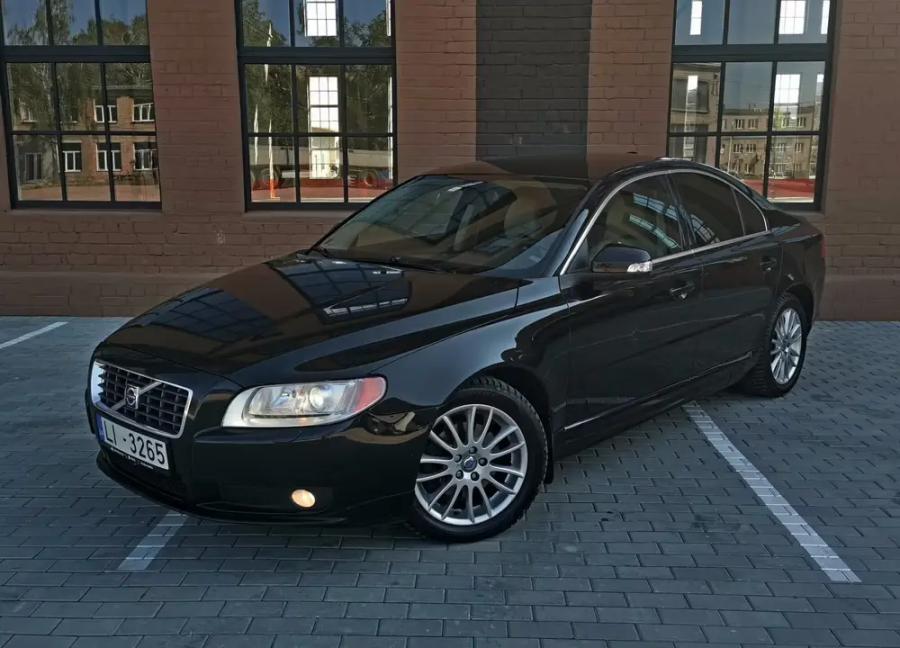 Black Volvo S80 2008 in Riga, with an engine capacity of 2.40 L and mileage of 299 thousand km for 5490 €, photo 9 on AUTOMOTO.COM.LV