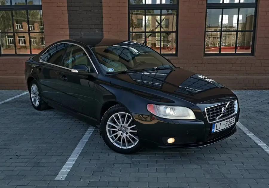 Black Volvo S80 2008 in Riga, with an engine capacity of 2.40 L and mileage of 299 thousand km for 5490 €, photo 11 on AUTOMOTO.COM.LV