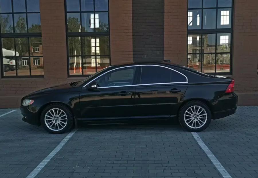 Black Volvo S80 2008 in Riga, with an engine capacity of 2.40 L and mileage of 299 thousand km for 5490 €, photo 14 on AUTOMOTO.COM.LV