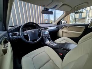 Black Volvo S80 2008 in Riga, with an engine capacity of 2.40 L and mileage of 299 thousand km for 5490 €, photo 16 on AUTOMOTO.COM.LV