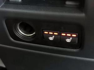 Black Volvo S80 2008 in Riga, with an engine capacity of 2.40 L and mileage of 299 thousand km for 5490 €, photo 25 on AUTOMOTO.COM.LV