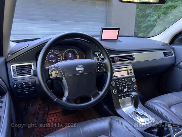 Black Volvo S80 2008 in Tallinn, with an engine capacity of 2.40 L and mileage of 350 thousand km for 4399 €, photo 6 on AUTOMOTO.COM.LV