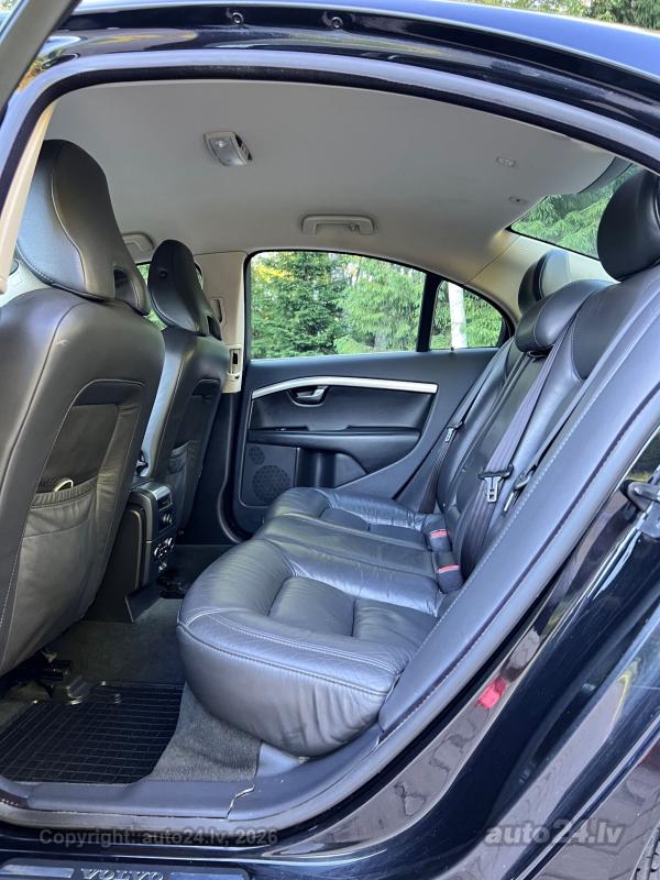 Black Volvo S80 2008 in Tallinn, with an engine capacity of 2.40 L and mileage of 350 thousand km for 4399 €, photo 10 on AUTOMOTO.COM.LV