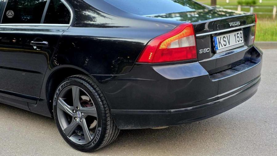 Melns Volvo S80 2008 Šauļi, ar dzinēja tilpumu 2.40 L un nobraukumu 337 tūkst. km par 2700 €, foto 15 vietnē AUTOMOTO.COM.LV