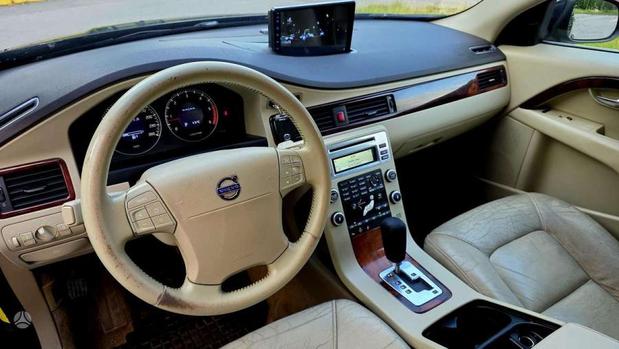 Melns Volvo S80 2008 Šauļi, ar dzinēja tilpumu 2.40 L un nobraukumu 337 tūkst. km par 2700 €, foto 17 vietnē AUTOMOTO.COM.LV