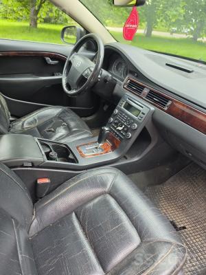 Melns Volvo S80 2008 Liepāja, ar dzinēja tilpumu 2.40 L un nobraukumu 412 tūkst. km par 1050 €, foto  vietnē AUTOMOTO.COM.LV