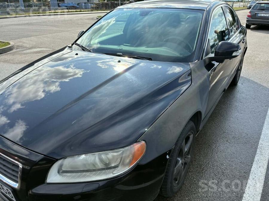 Melns Volvo S80 2008 Liepāja, ar dzinēja tilpumu 2.40 L un nobraukumu 412 tūkst. km par 1050 €, foto 3 vietnē AUTOMOTO.COM.LV