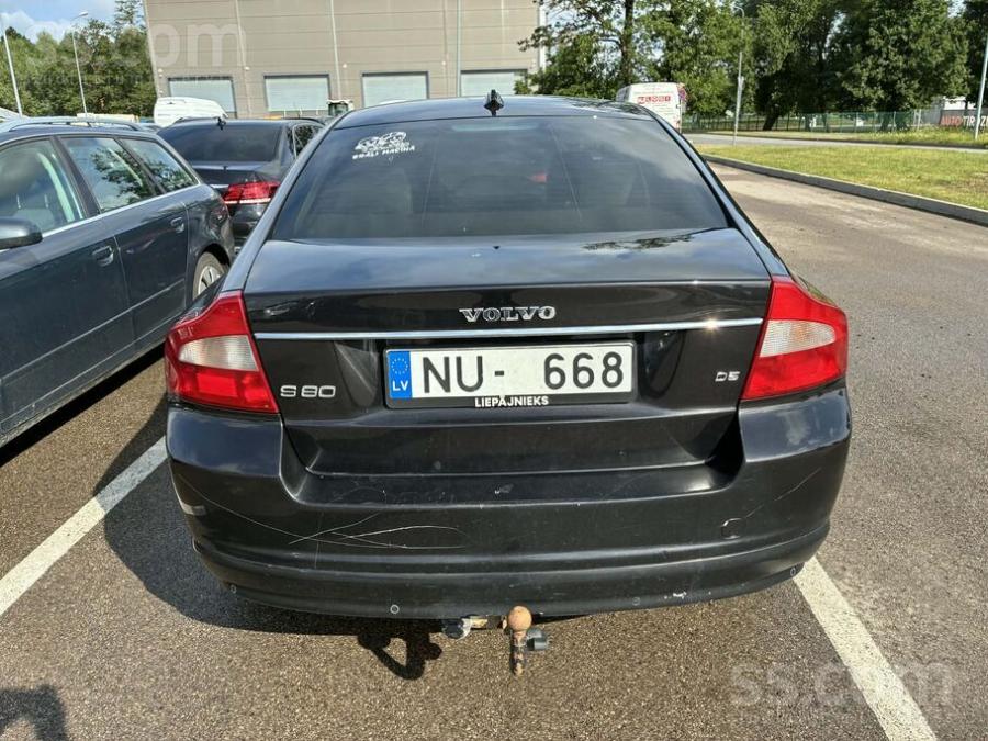 Melns Volvo S80 2008 Liepāja, ar dzinēja tilpumu 2.40 L un nobraukumu 412 tūkst. km par 1050 €, foto 6 vietnē AUTOMOTO.COM.LV