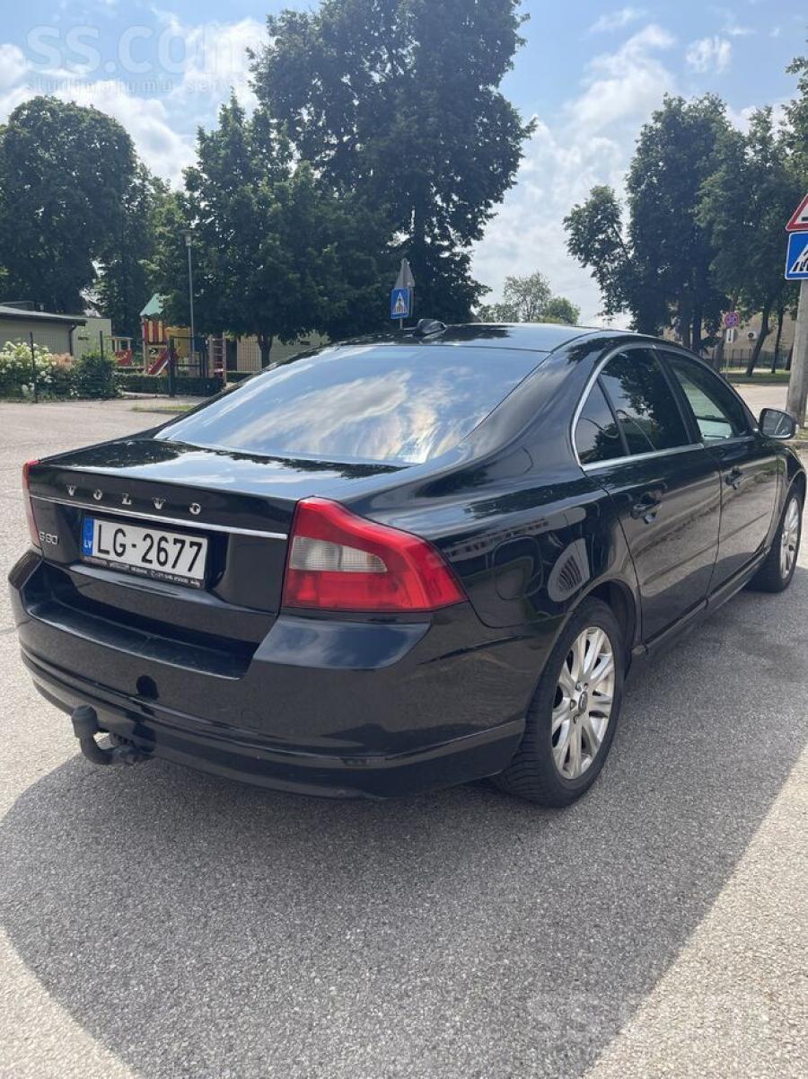 Melns Volvo S80 2008 Daugavpils, ar dzinēja tilpumu 2.00 L un nobraukumu 391 tūkst. km par 4000 €, foto 5 vietnē AUTOMOTO.COM.LV