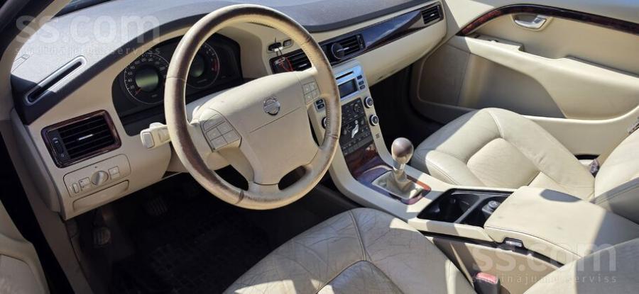 Black Volvo S80 2008 in Valmiera, with an engine capacity of 2.50 L and mileage of 317 thousand km for 2200 €, photo 9 on AUTOMOTO.COM.LV