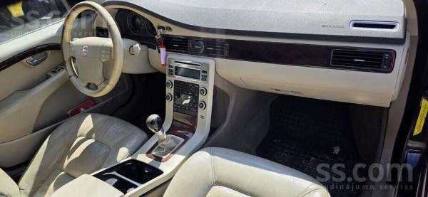 Melns Volvo S80 2008 Valmiera, ar dzinēja tilpumu 2.50 L un nobraukumu 317 tūkst. km par 2200 €, foto 9 vietnē AUTOMOTO.COM.LV