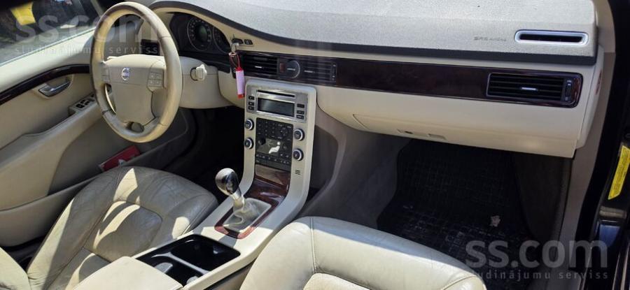 Black Volvo S80 2008 in Valmiera, with an engine capacity of 2.50 L and mileage of 317 thousand km for 2200 €, photo 10 on AUTOMOTO.COM.LV