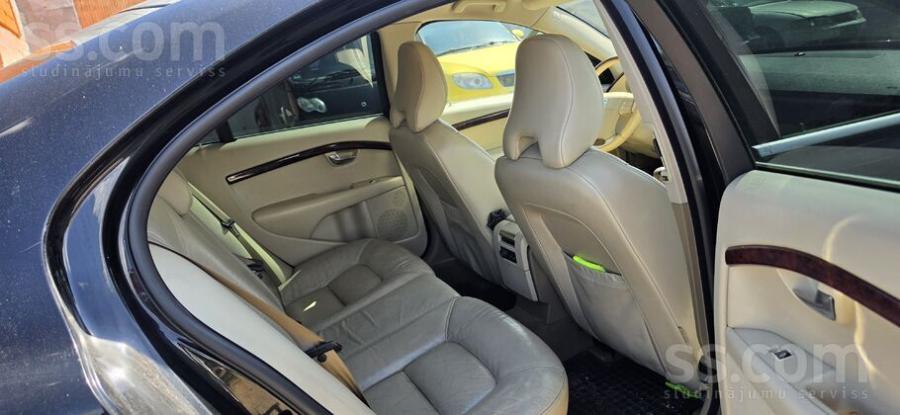 Black Volvo S80 2008 in Valmiera, with an engine capacity of 2.50 L and mileage of 317 thousand km for 2200 €, photo 11 on AUTOMOTO.COM.LV