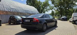 Black Volvo S80 2008 in Valmiera, with an engine capacity of 2.50 L and mileage of 317 thousand km for 2200 €, photo 4 on AUTOMOTO.COM.LV