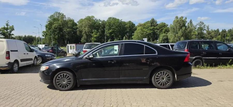 Black Volvo S80 2008 in Valmiera, with an engine capacity of 2.50 L and mileage of 317 thousand km for 2200 €, photo 6 on AUTOMOTO.COM.LV