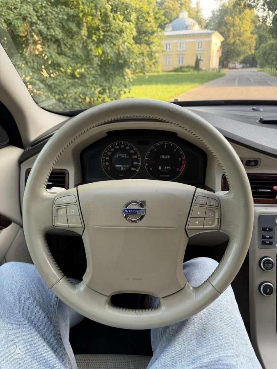 Melns Volvo S80 2008 Viļņa, ar dzinēja tilpumu 2.40 L un nobraukumu 295 tūkst. km par 2500 €, foto 13 vietnē AUTOMOTO.COM.LV