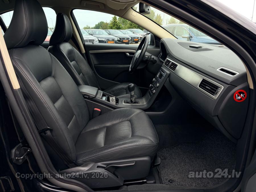 Melns Volvo S80 2008 Tartu, ar dzinēja tilpumu 2.00 L un nobraukumu 166 tūkst. km par 6590 €, foto 14 vietnē AUTOMOTO.COM.LV