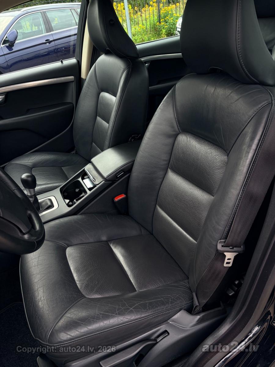 Melns Volvo S80 2008 Tartu, ar dzinēja tilpumu 2.00 L un nobraukumu 166 tūkst. km par 6590 €, foto 15 vietnē AUTOMOTO.COM.LV