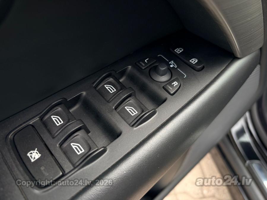 Melns Volvo S80 2008 Tartu, ar dzinēja tilpumu 2.00 L un nobraukumu 166 tūkst. km par 6590 €, foto 20 vietnē AUTOMOTO.COM.LV
