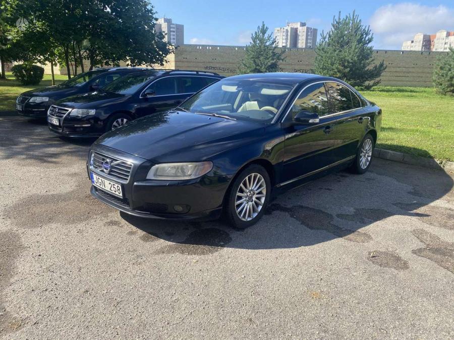 Melns Volvo S80 2008 Panevēža, ar dzinēja tilpumu 2.40 L un nobraukumu 400 tūkst. km par 3200 €, foto 1 vietnē AUTOMOTO.COM.LV