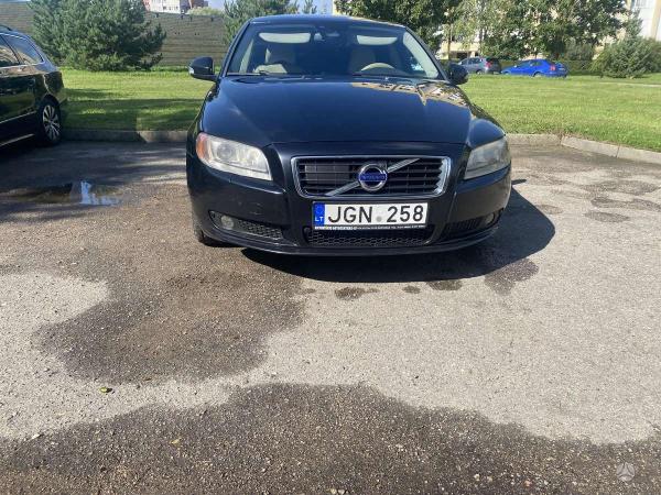 Volvo S80 2008 Panevēža vietnē Melns Volvo S80 2008 Panevēža, ar dzinēja tilpumu 2.40 L un nobraukumu 400 tūkst. km par 3200 €, foto 4 vietnē AUTOMOTO.COM.LV