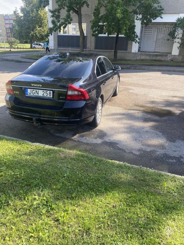 Volvo S80 2008 Panevēža vietnē Melns Volvo S80 2008 Panevēža, ar dzinēja tilpumu 2.40 L un nobraukumu 400 tūkst. km par 3200 €, foto 5 vietnē AUTOMOTO.COM.LV