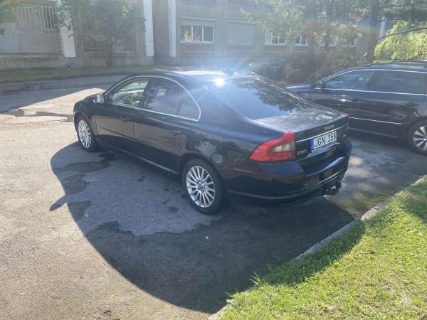 Volvo S80 2008 Panevēža vietnē Melns Volvo S80 2008 Panevēža, ar dzinēja tilpumu 2.40 L un nobraukumu 400 tūkst. km par 3200 €, foto 6 vietnē AUTOMOTO.COM.LV