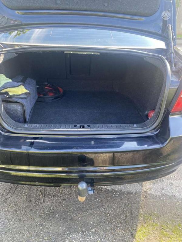 Volvo S80 2008 Panevēža vietnē Melns Volvo S80 2008 Panevēža, ar dzinēja tilpumu 2.40 L un nobraukumu 400 tūkst. km par 3200 €, foto 7 vietnē AUTOMOTO.COM.LV