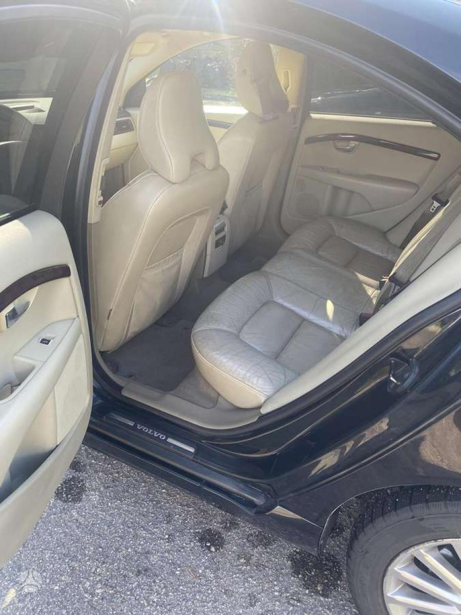 Melns Volvo S80 2008 Panevēža, ar dzinēja tilpumu 2.40 L un nobraukumu 400 tūkst. km par 3200 €, foto 9 vietnē AUTOMOTO.COM.LV
