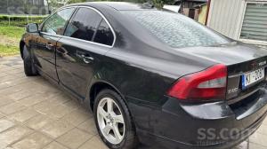 Black Volvo S80 2008 in Riga, with an engine capacity of 2.40 L and mileage of 394 thousand km for 2000 €, photo 3 on AUTOMOTO.COM.LV