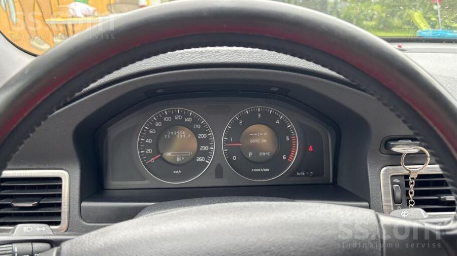 Black Volvo S80 2008 in Riga, with an engine capacity of 2.40 L and mileage of 394 thousand km for 2000 €, photo 12 on AUTOMOTO.COM.LV