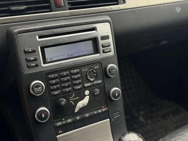 Black Volvo S80 2008 in Vilnius, with an engine capacity of 2.00 L and mileage of 349 thousand km for 1200 €, photo 7 on AUTOMOTO.COM.LV