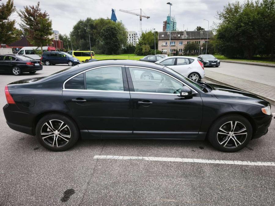 Black Volvo S80 2008 in Klaipeda, with an engine capacity of 2.52 L and mileage of 414 thousand km for 3900 €, photo 3 on AUTOMOTO.COM.LV