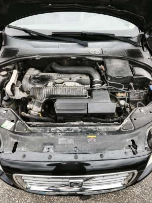 Black Volvo S80 2008 in Klaipeda, with an engine capacity of 2.52 L and mileage of 414 thousand km for 3900 €, photo 5 on AUTOMOTO.COM.LV