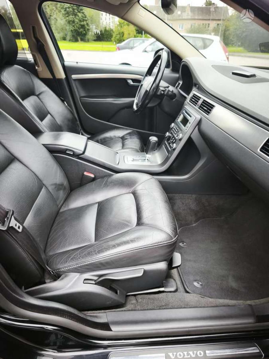 Black Volvo S80 2008 in Klaipeda, with an engine capacity of 2.52 L and mileage of 414 thousand km for 3900 €, photo 10 on AUTOMOTO.COM.LV