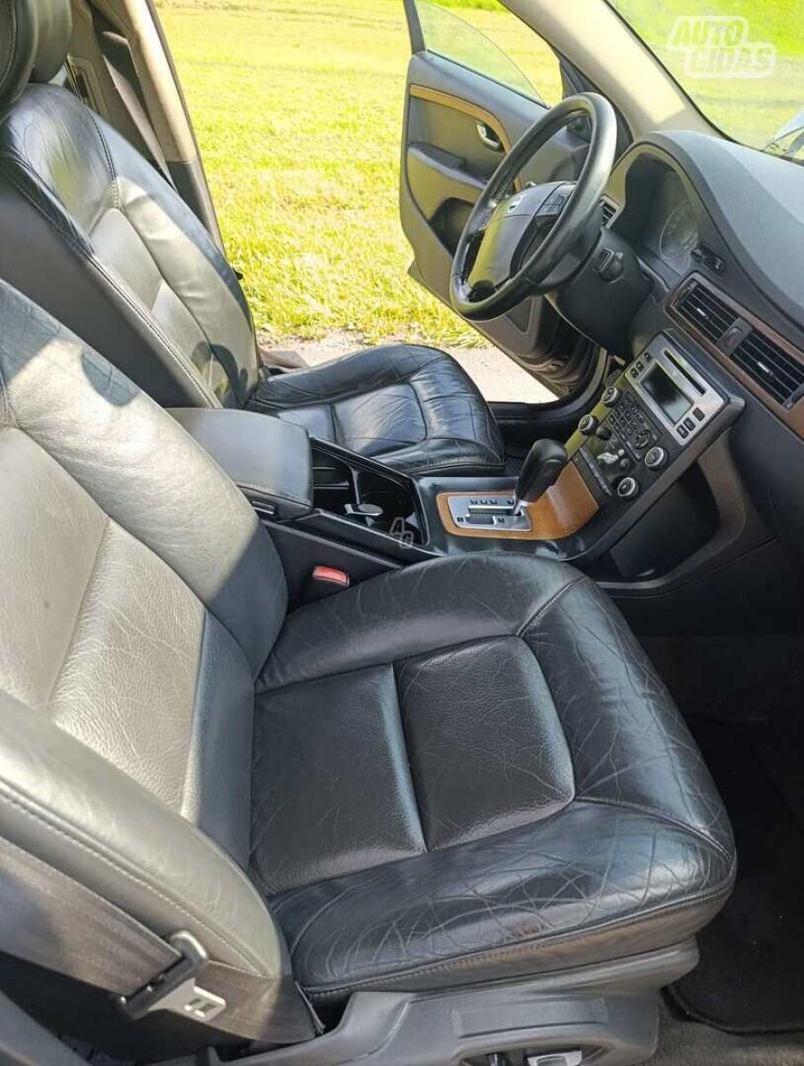 Black Volvo S80 2008 in Siauliai, with an engine capacity of 3.20 L and mileage of 270 thousand km for 1800 €, photo 13 on AUTOMOTO.COM.LV